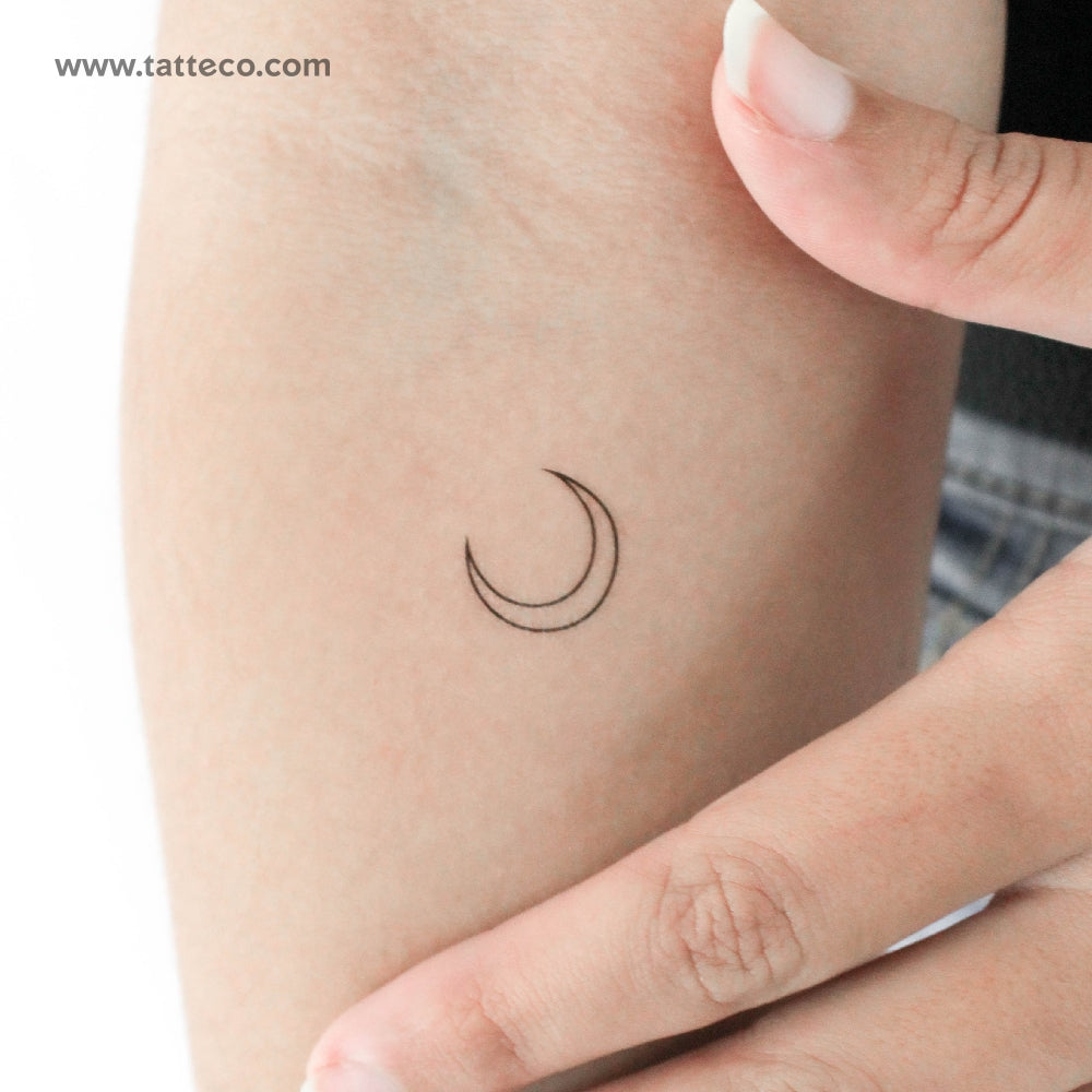 Little Fine Line Crescent Moon Temporary Tattoo - Set of 3 – Tatteco
